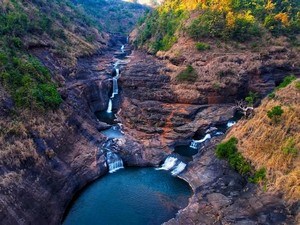 Kalmandvi Waterfall, Jawhar - Timings, Entry Fee, Swimming, Best Season ...