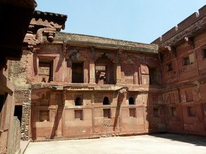26 Best Places to Visit in Agra, Things to Do & Sightseeing (2026)