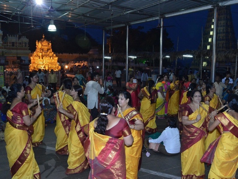 9 Places to Celebrate Grand Navratri & Dussehra Festivals | Trawell.in Blog
