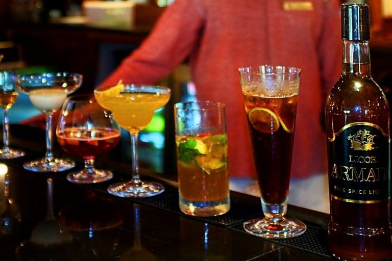 7 Unique Local Drinks to Taste in Goa | Trawell.in Blog