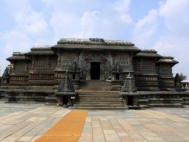 Places to visit on the way to Chikmagalur from Bangalore | Trawell.in Blog