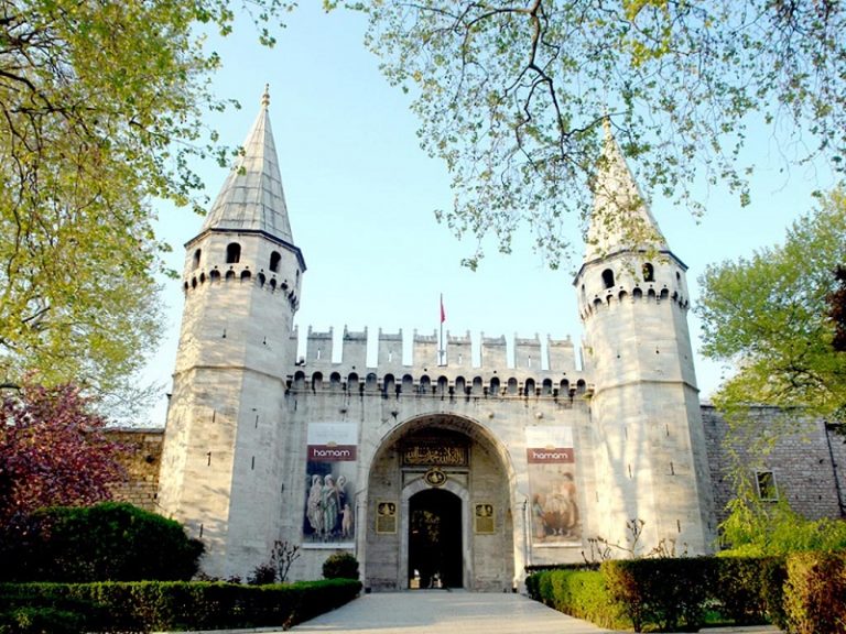 Topkapi_Palace_Museum_Main | Trawell.in Blog